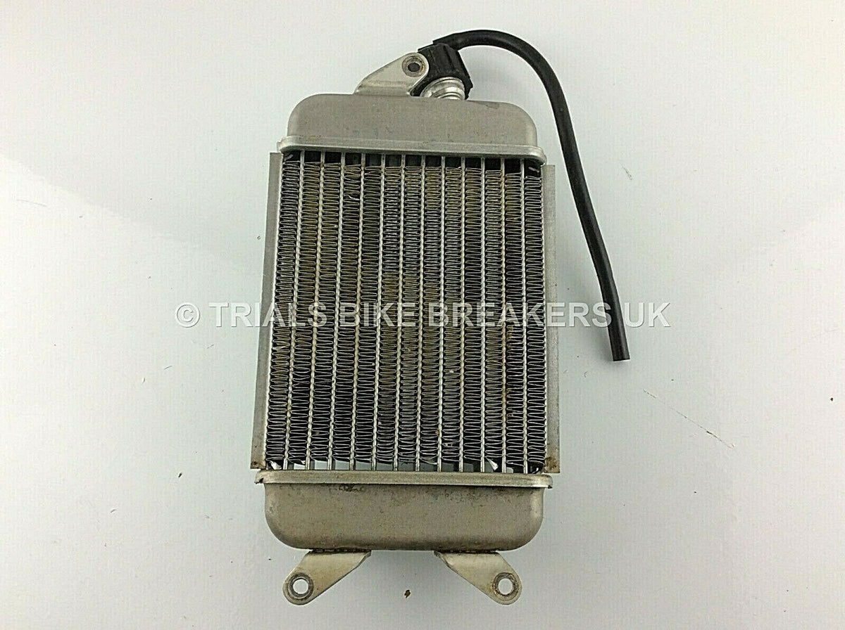 BETA REV3 RADIATOR WITH CAP AND THERMOSTAT – Morris Offroad